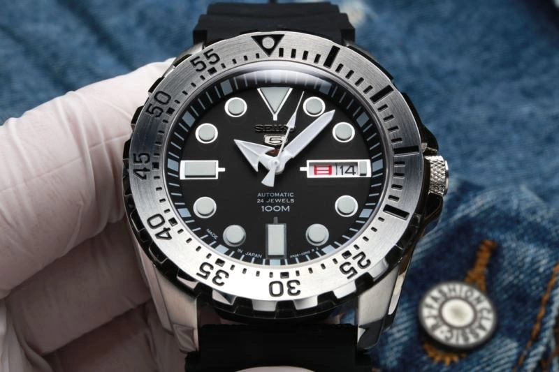 Top mirror SEIKO Watches