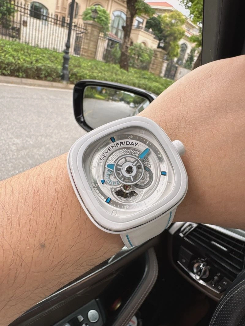 Accurate model SEVENFRIDAY Watches