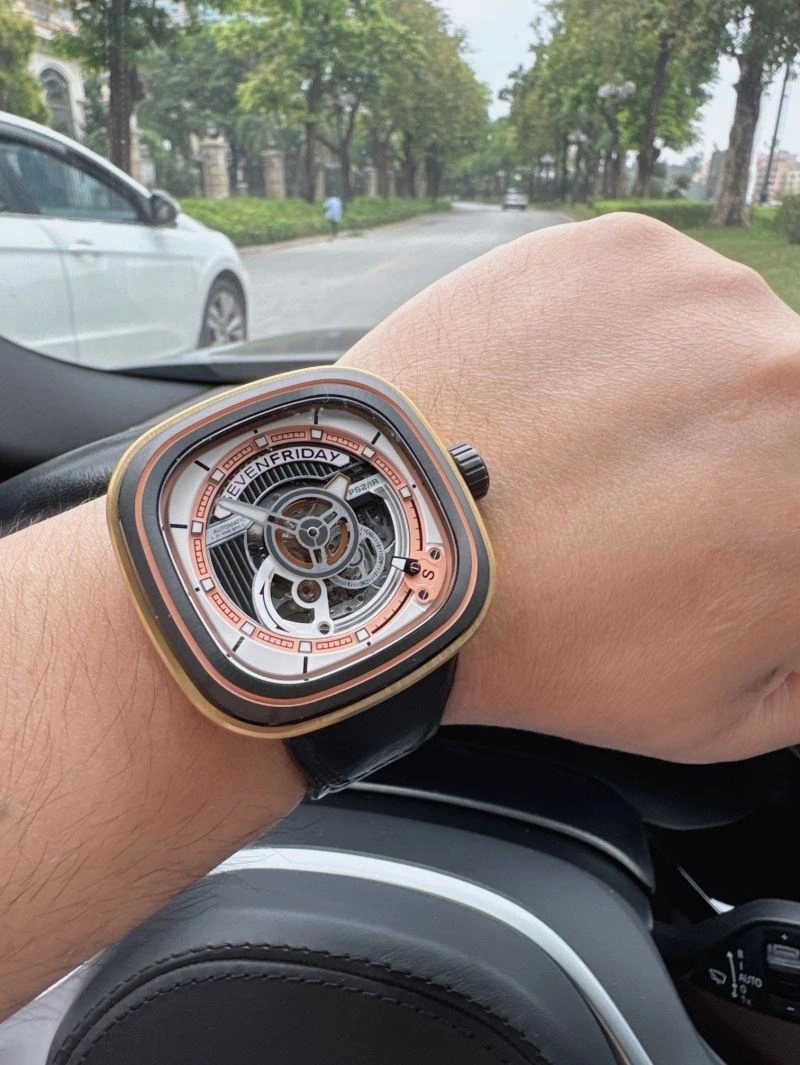 Affordable SEVENFRIDAY Watches