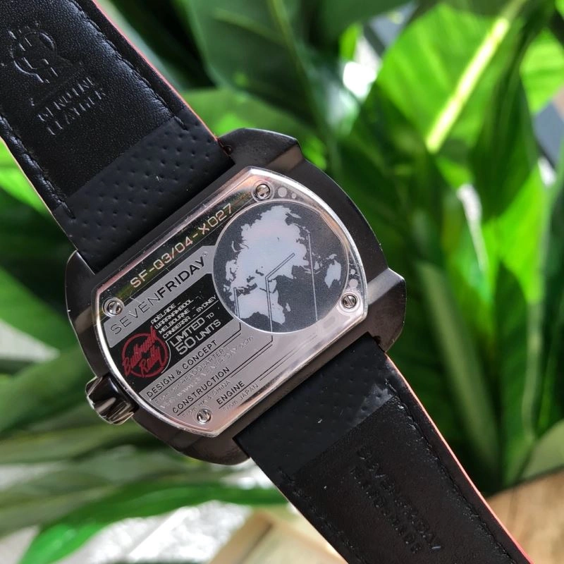 Top mirror SEVENFRIDAY Watches