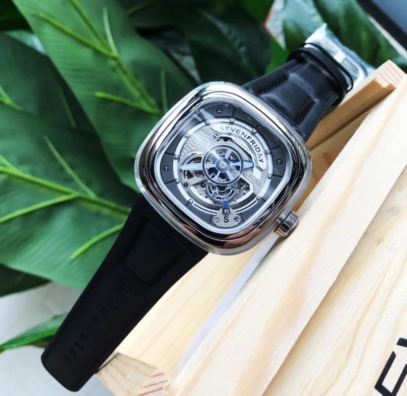 Top mirror SEVENFRIDAY Watches