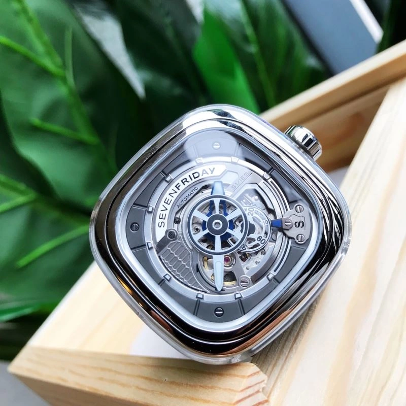 Top mirror SEVENFRIDAY Watches