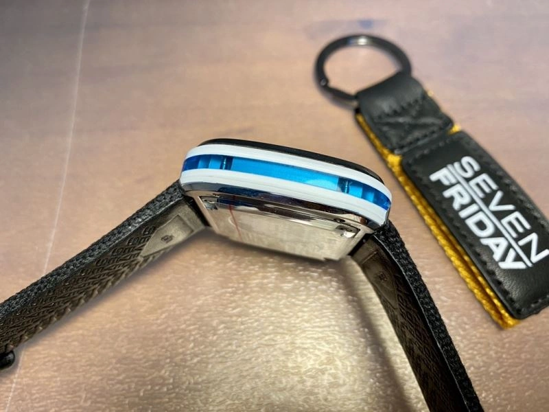 Top mirror SEVENFRIDAY Watches