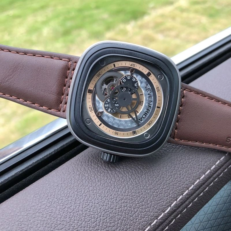Top mirror SEVENFRIDAY Watches