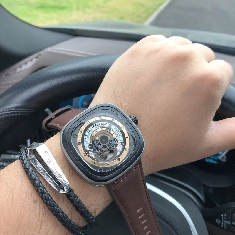 Top mirror SEVENFRIDAY Watches