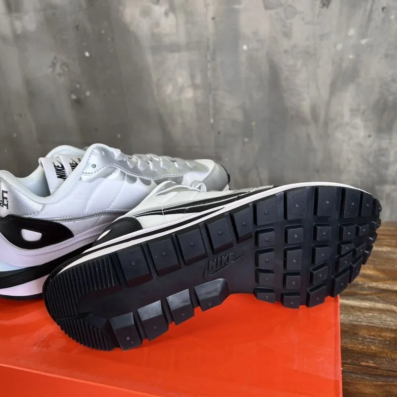 Discounted Sacai x Nike VaporWaffle Shoes