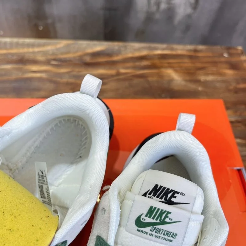 Top match Sacai x Nike VaporWaffle Shoes