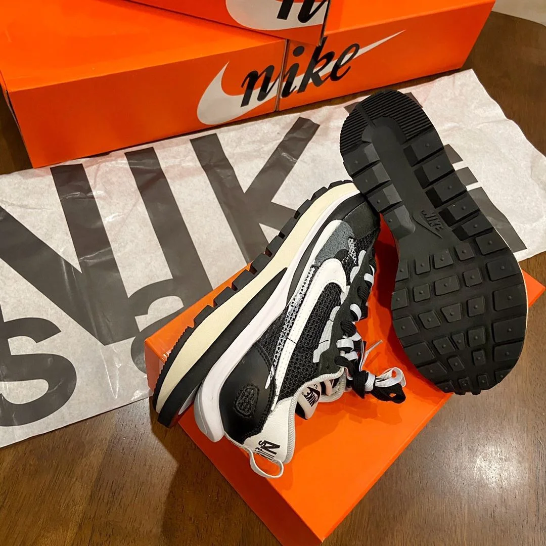 Factory-made Sacai x Nike VaporWaffle Shoes