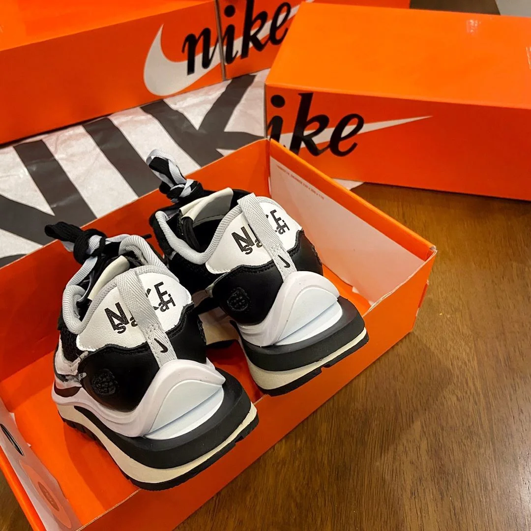 Factory-made Sacai x Nike VaporWaffle Shoes