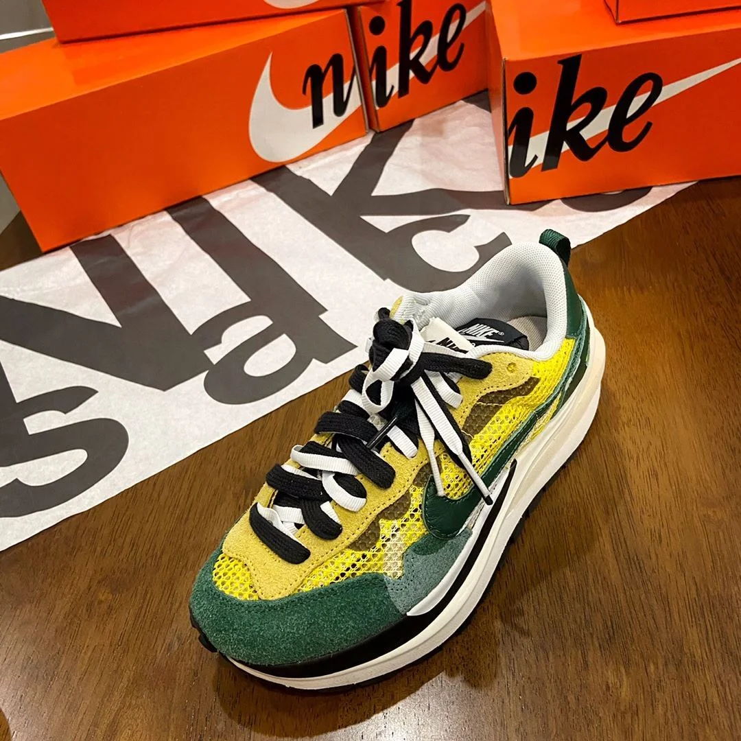 Reasonably priced Sacai x Nike VaporWaffle Shoes