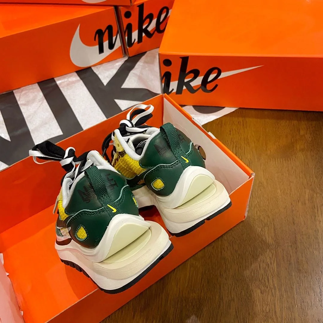 Reasonably priced Sacai x Nike VaporWaffle Shoes