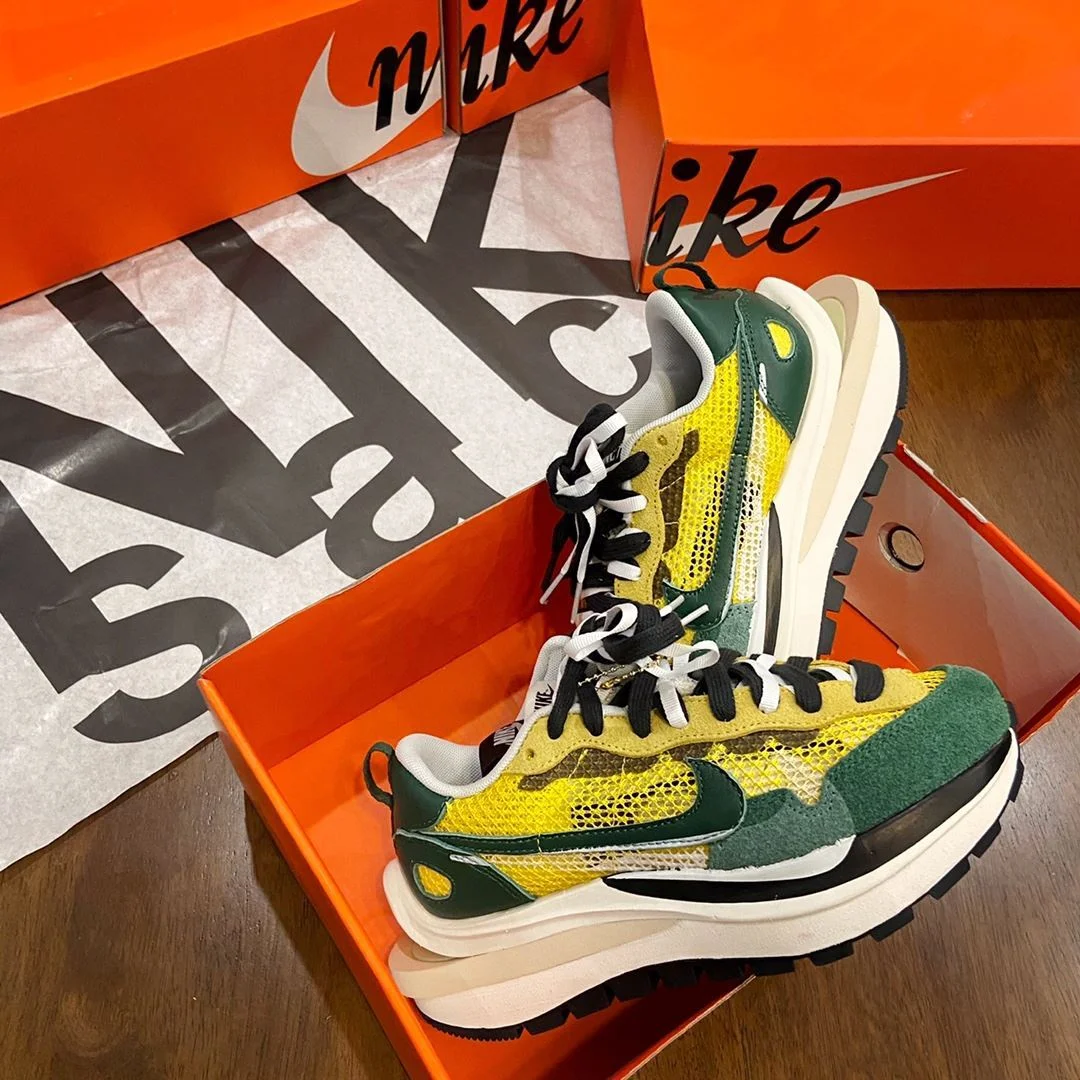 Reasonably priced Sacai x Nike VaporWaffle Shoes