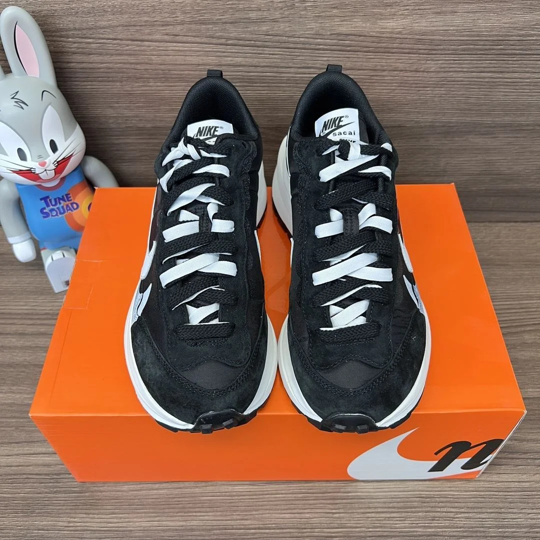 Accurate model Sacai x Nike VaporWaffle Shoes