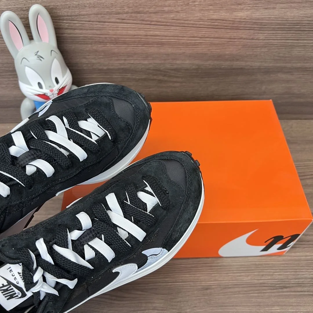 Accurate model Sacai x Nike VaporWaffle Shoes