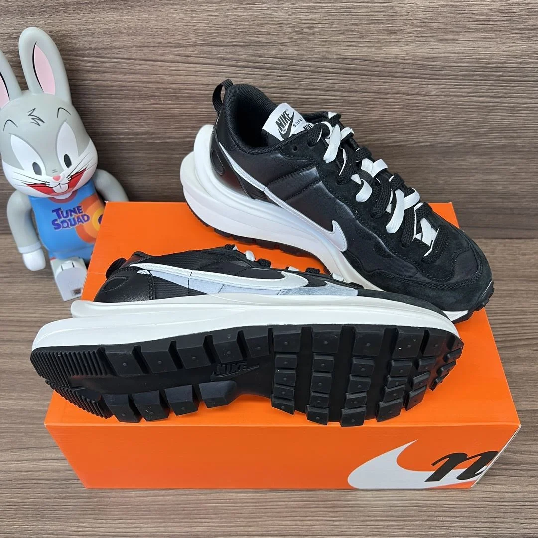 Accurate model Sacai x Nike VaporWaffle Shoes