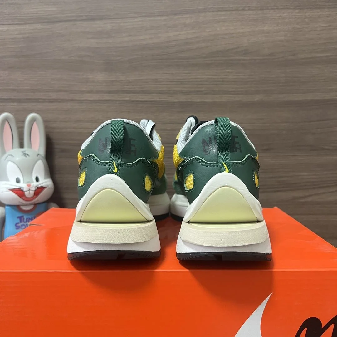 OEM Sacai x Nike VaporWaffle Shoes