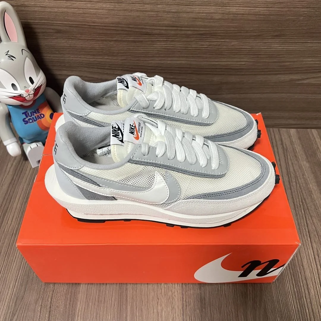 Accurate model Sacai x Nike VaporWaffle Shoes