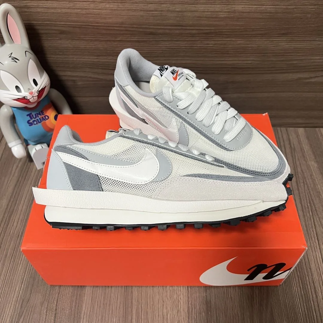 Accurate model Sacai x Nike VaporWaffle Shoes