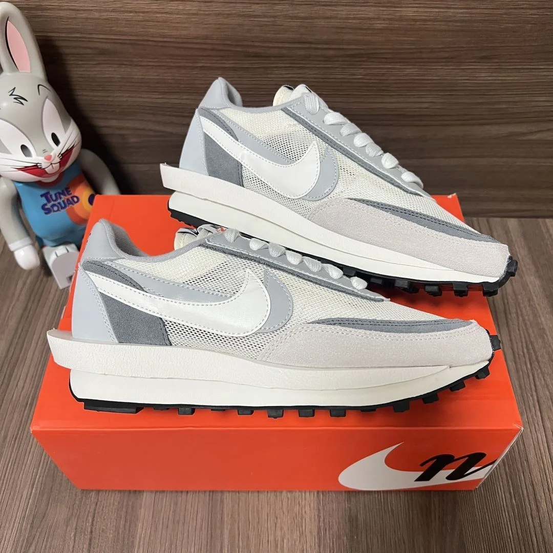 Accurate model Sacai x Nike VaporWaffle Shoes