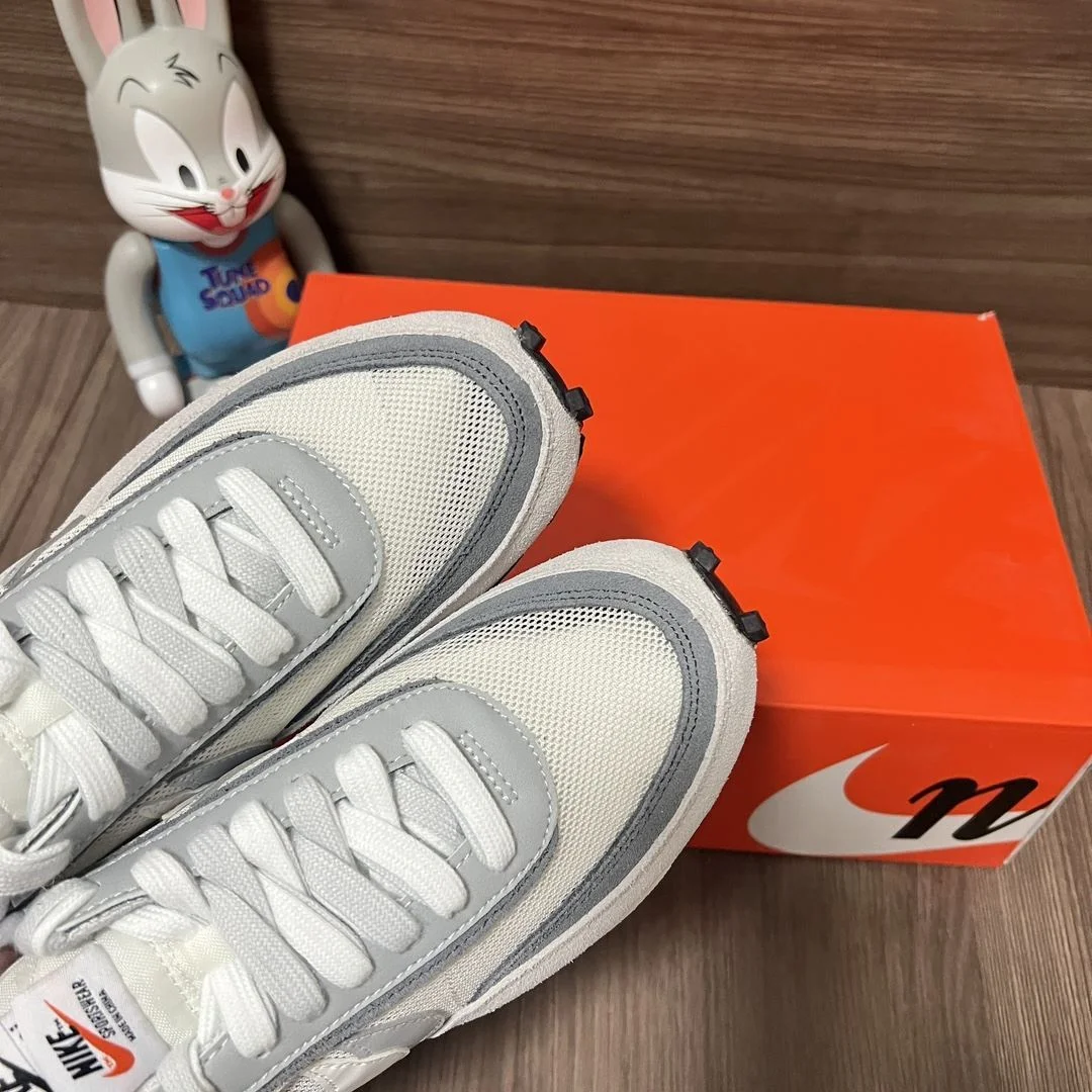 Accurate model Sacai x Nike VaporWaffle Shoes