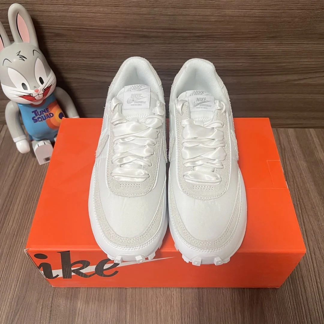Top mirror Sacai x Nike VaporWaffle Shoes