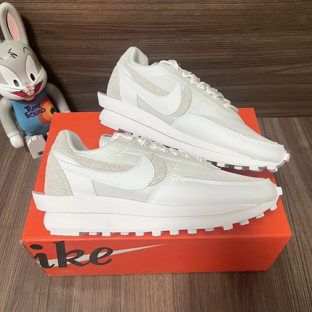 Top mirror Sacai x Nike VaporWaffle Shoes