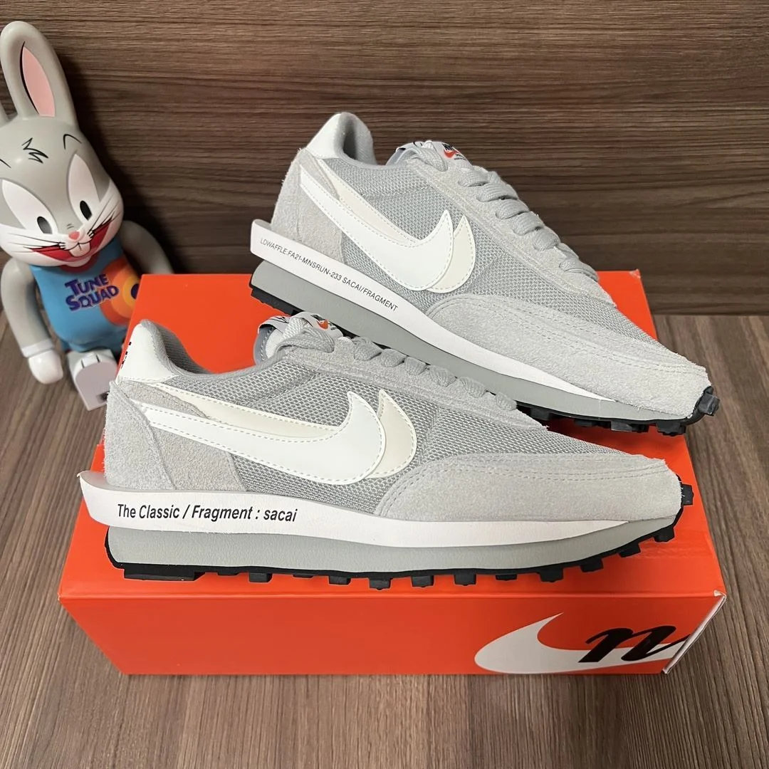 Budget-friendly Sacai x Nike VaporWaffle Shoes