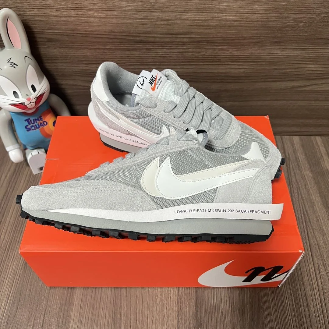 Budget-friendly Sacai x Nike VaporWaffle Shoes