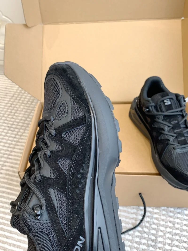 Exact replica Salomon Shoes