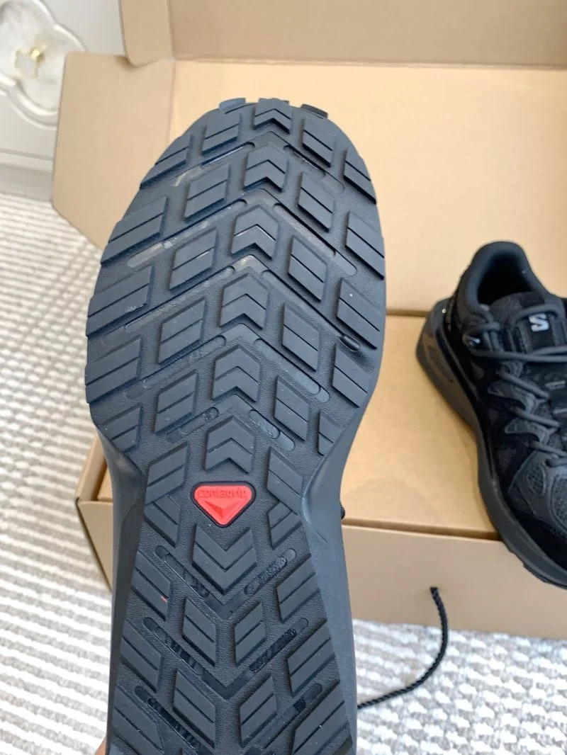 Exact replica Salomon Shoes