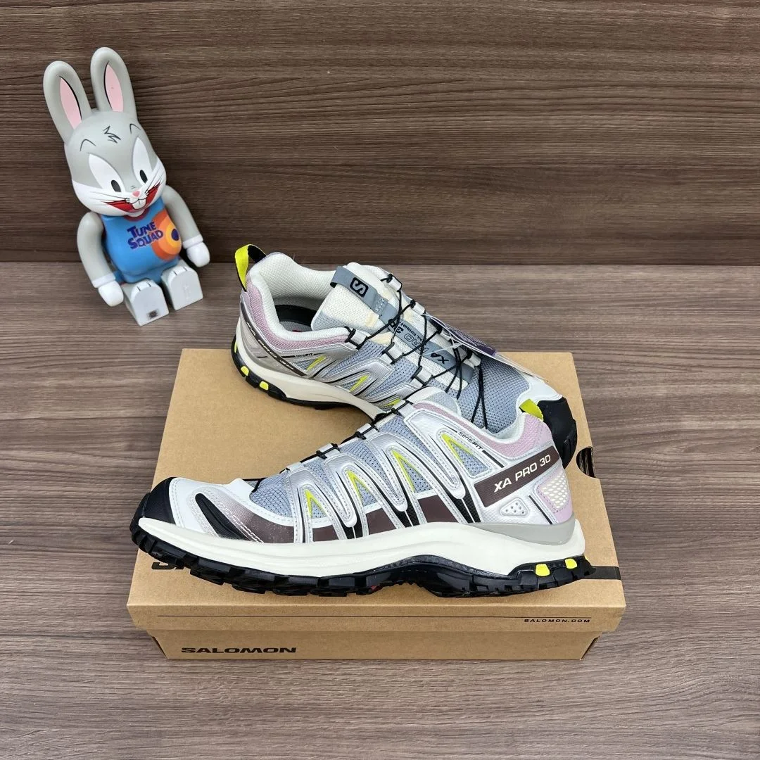 Exact replica Salomon Shoes