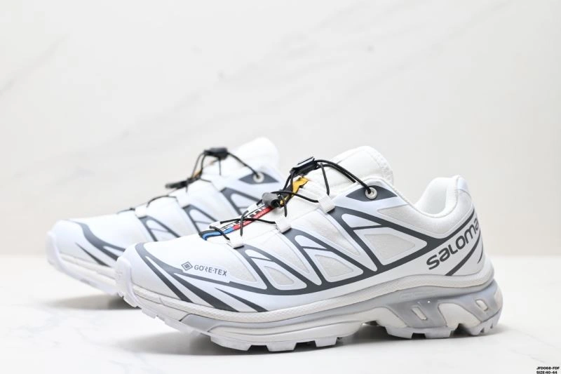 Accurate model Salomon Shoes