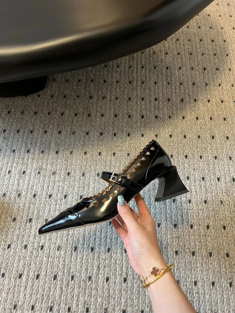 Factory-made Shushutong Sandals