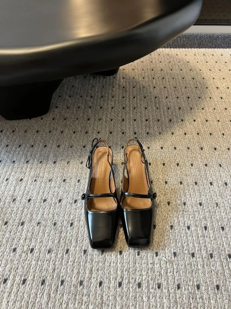 Shushutong Sandals