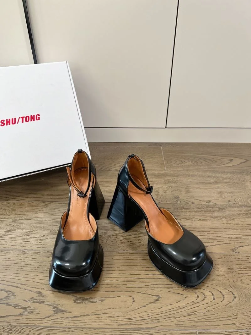 Bargain Shushutong Sandals