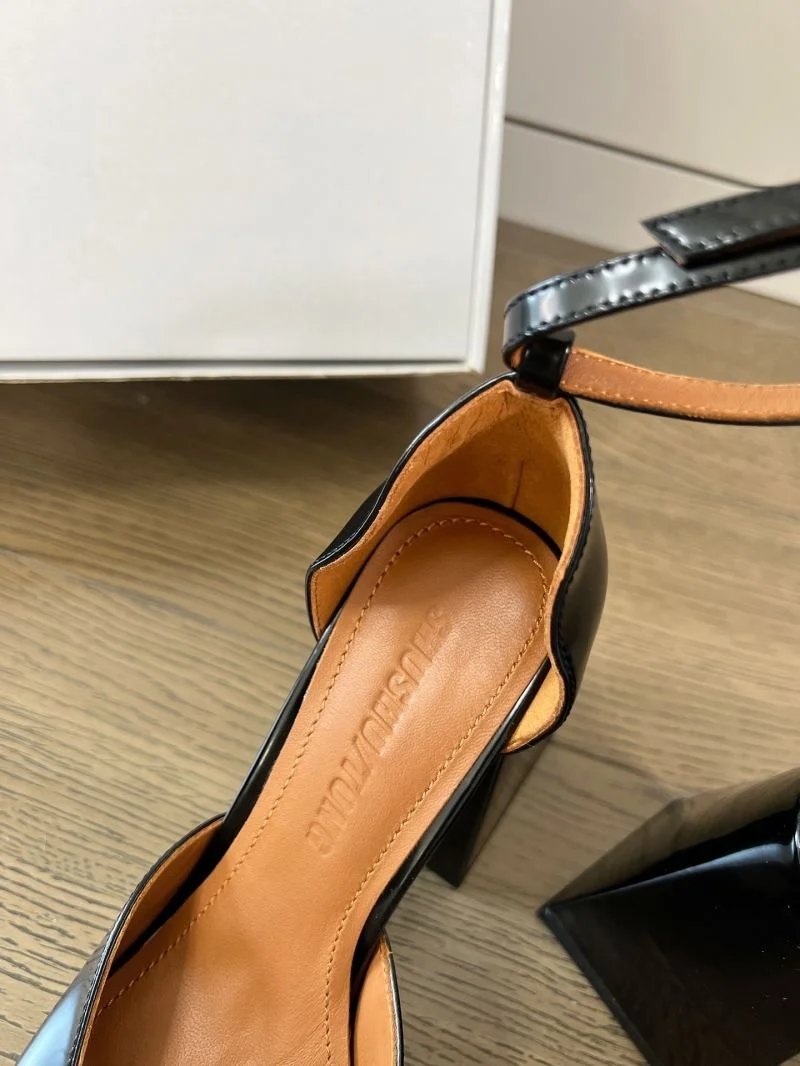 Bargain Shushutong Sandals
