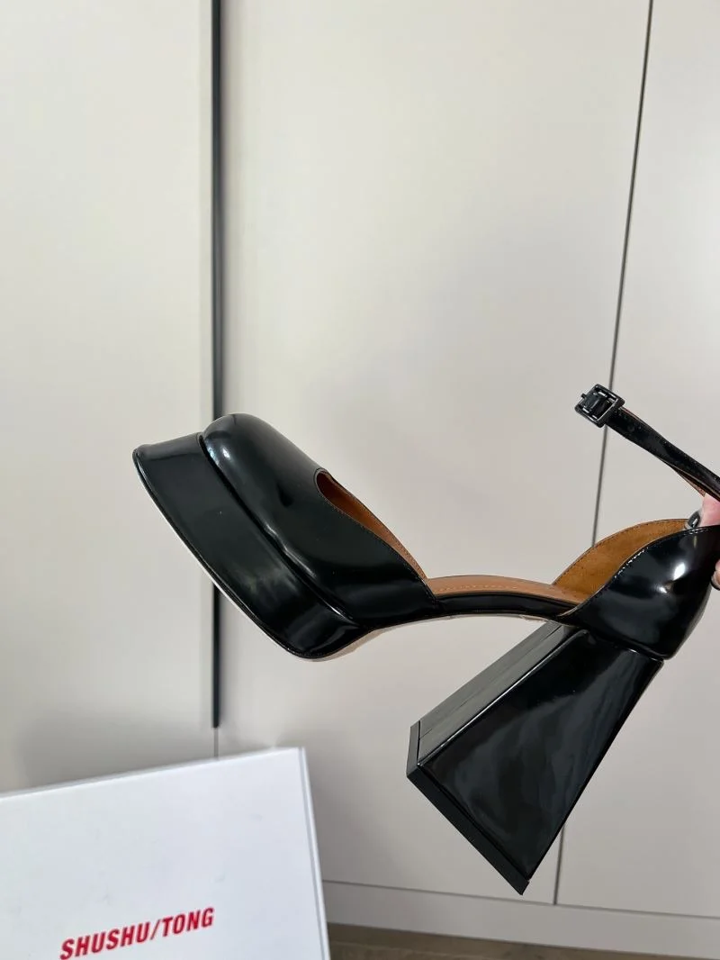 Bargain Shushutong Sandals