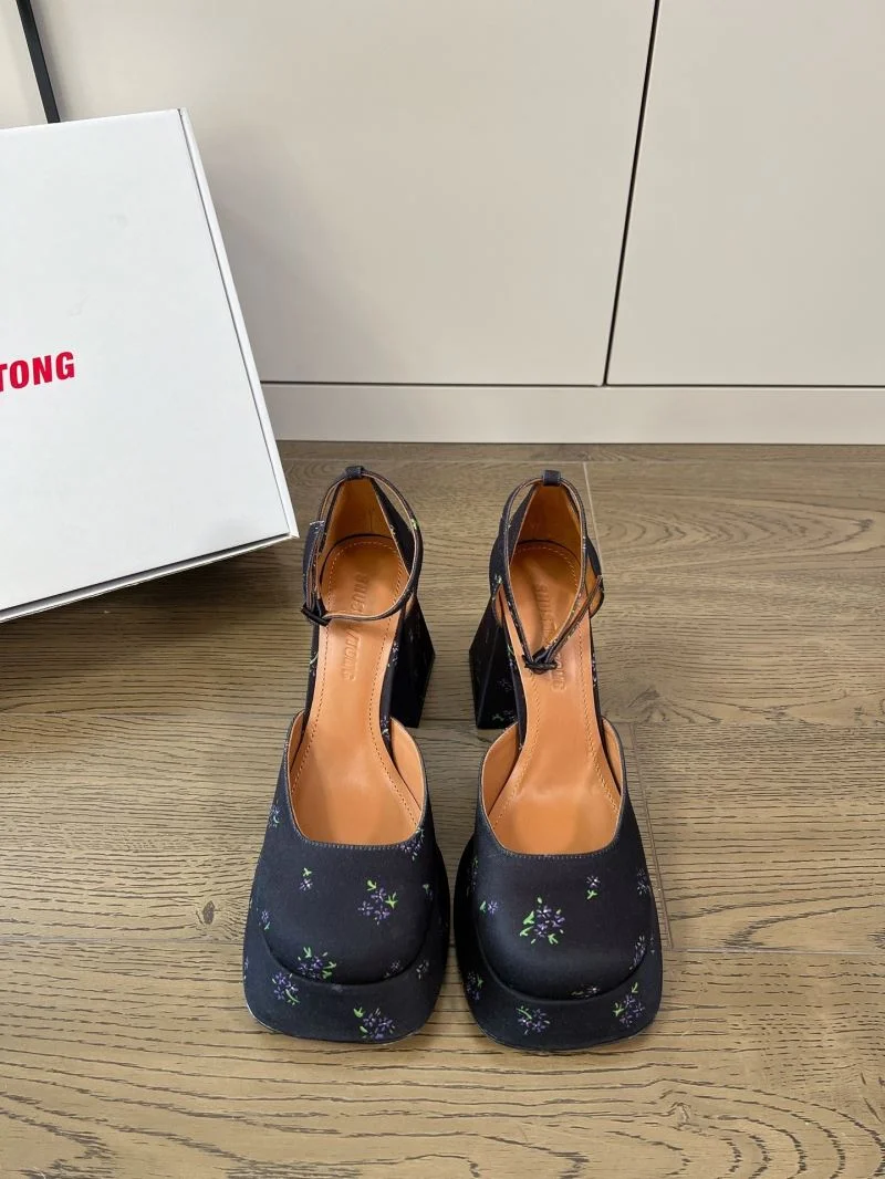 Shushutong Sandals