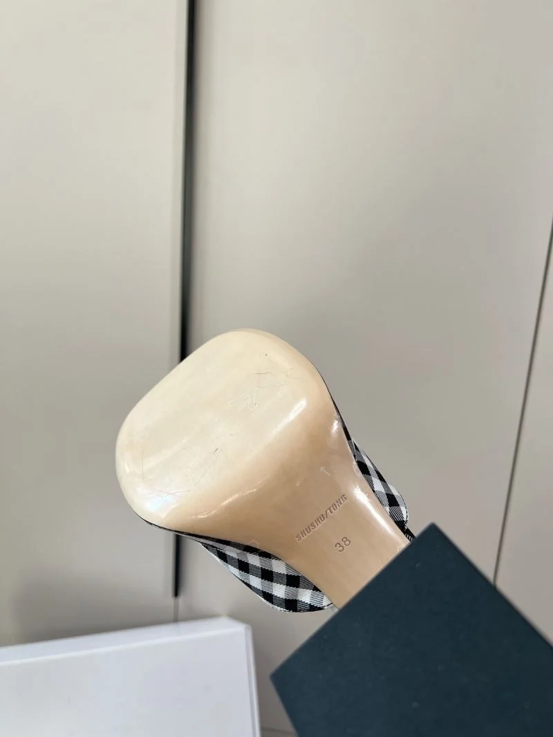 Real Shushutong Sandals