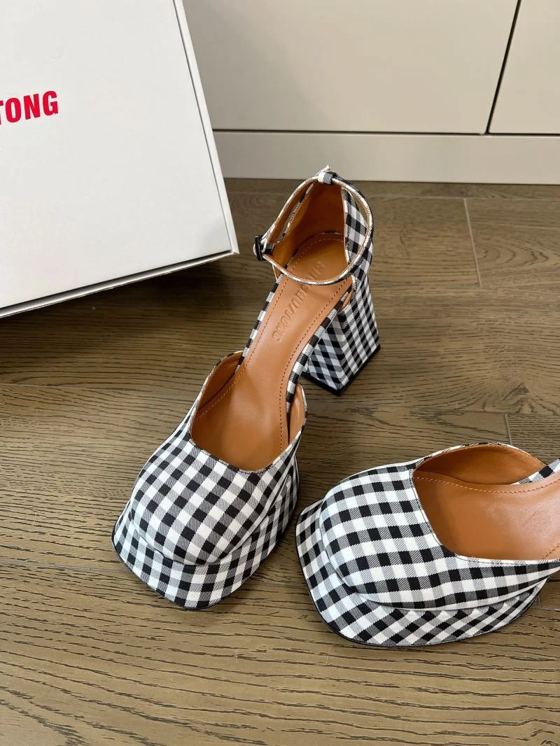Real Shushutong Sandals