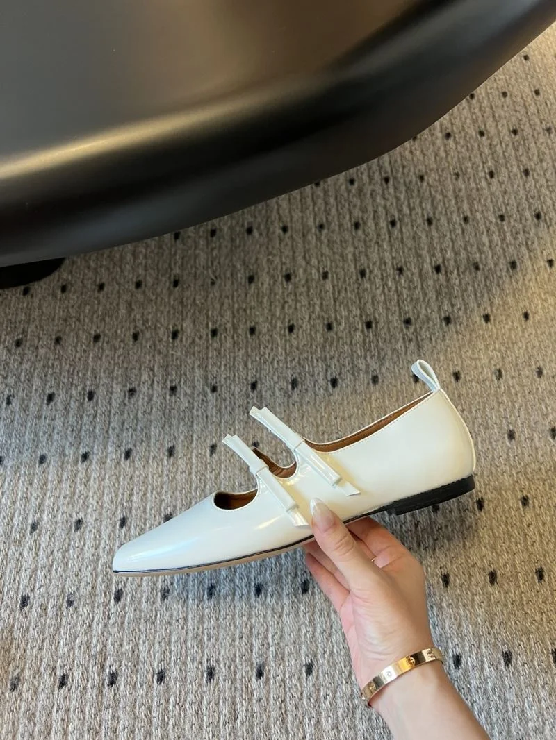 Cut-rate Shushutong Shoes