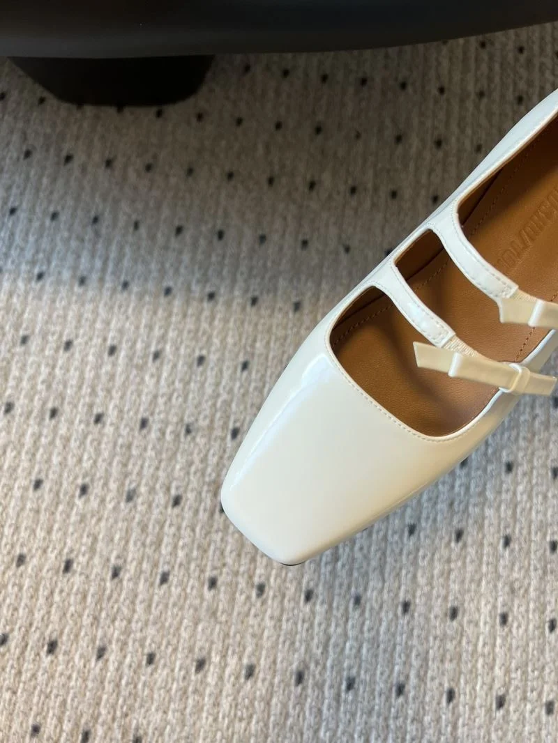 Cut-rate Shushutong Shoes