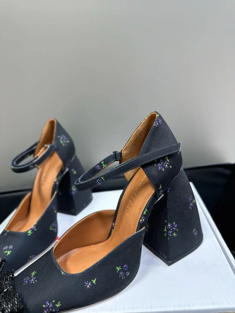 Cut-rate Shushutong Shoes