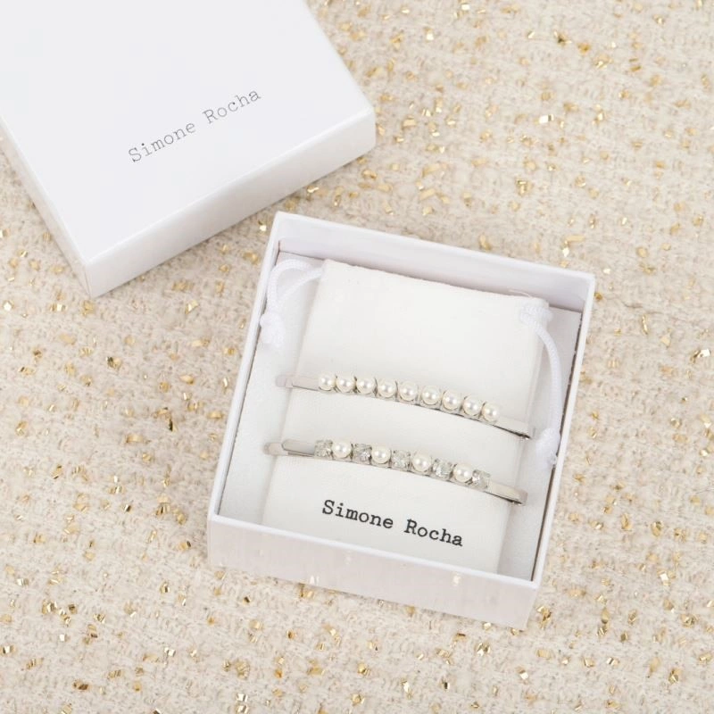 Accurate model Simone Rocha Hairpins