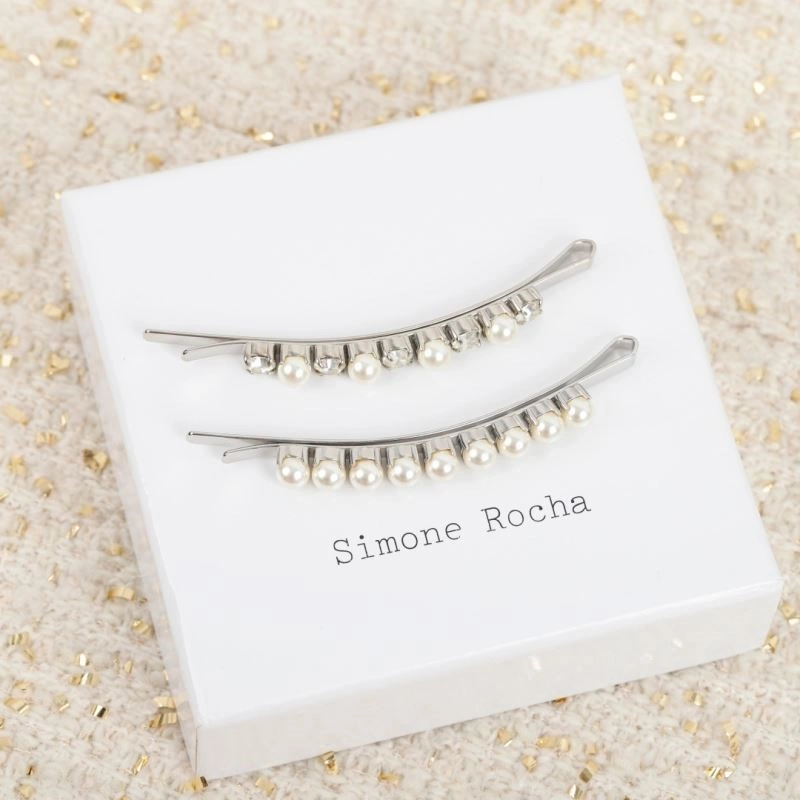Accurate model Simone Rocha Hairpins