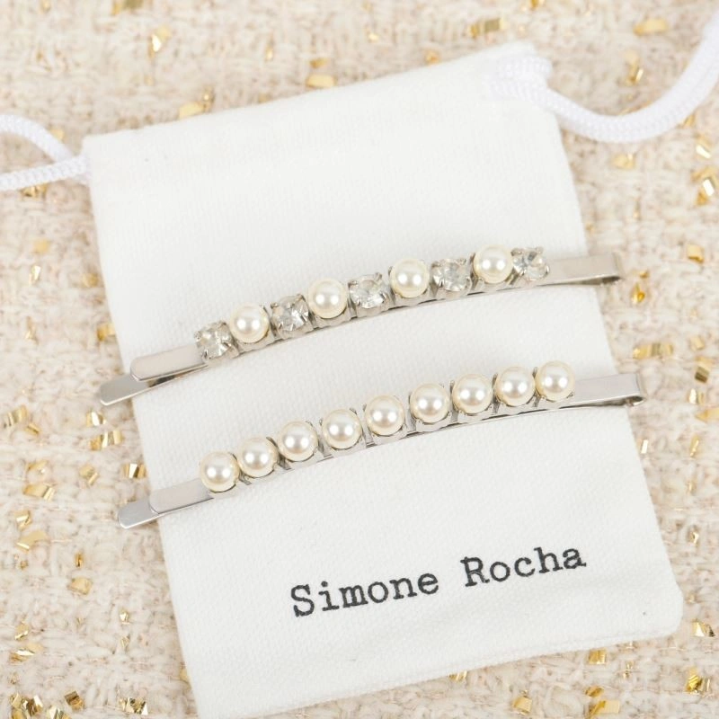 Accurate model Simone Rocha Hairpins