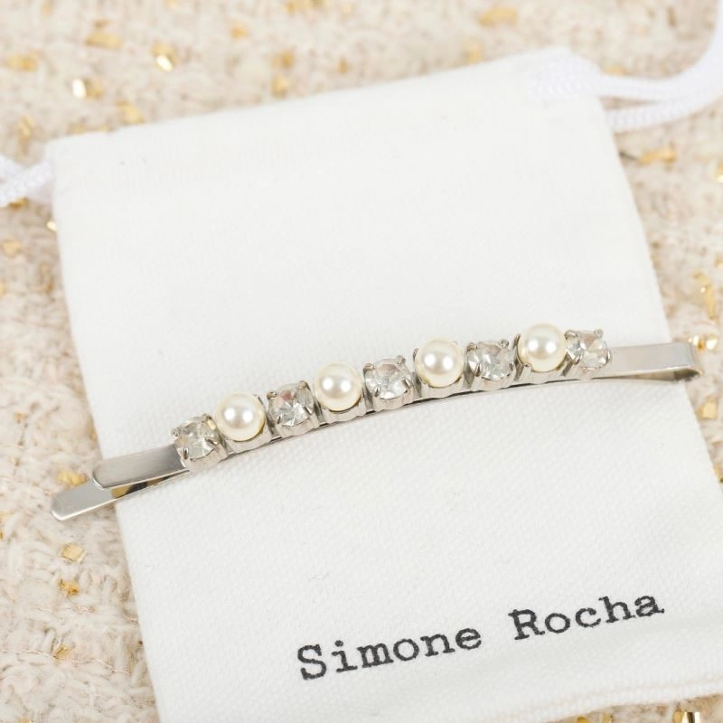 Accurate model Simone Rocha Hairpins