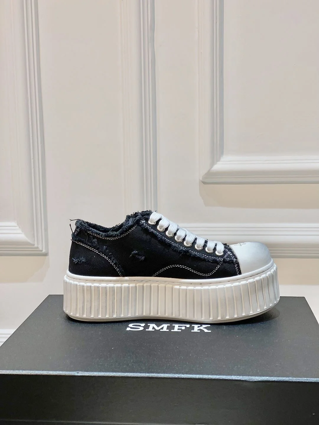 Value-priced Smfk Shoes