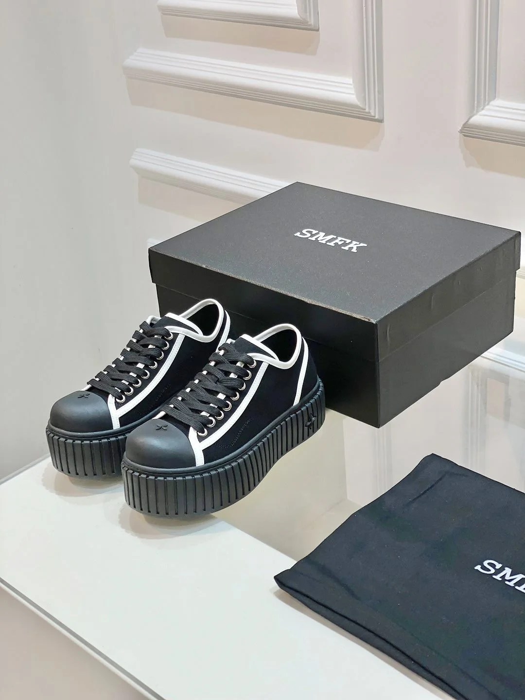 Value-priced Smfk Shoes
