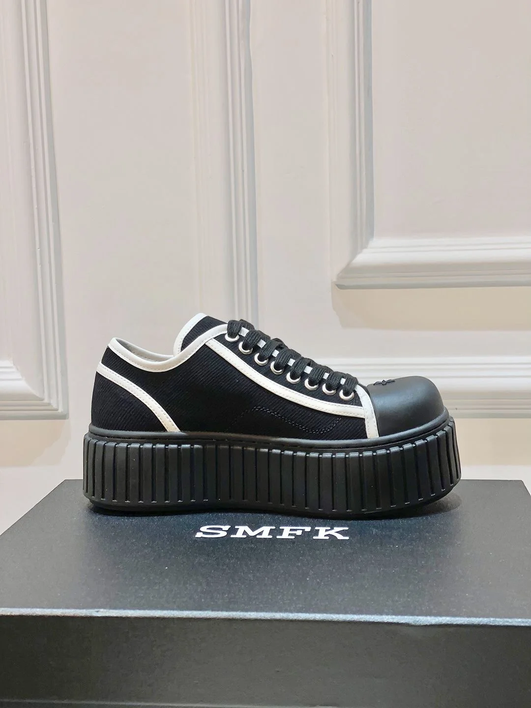 Value-priced Smfk Shoes